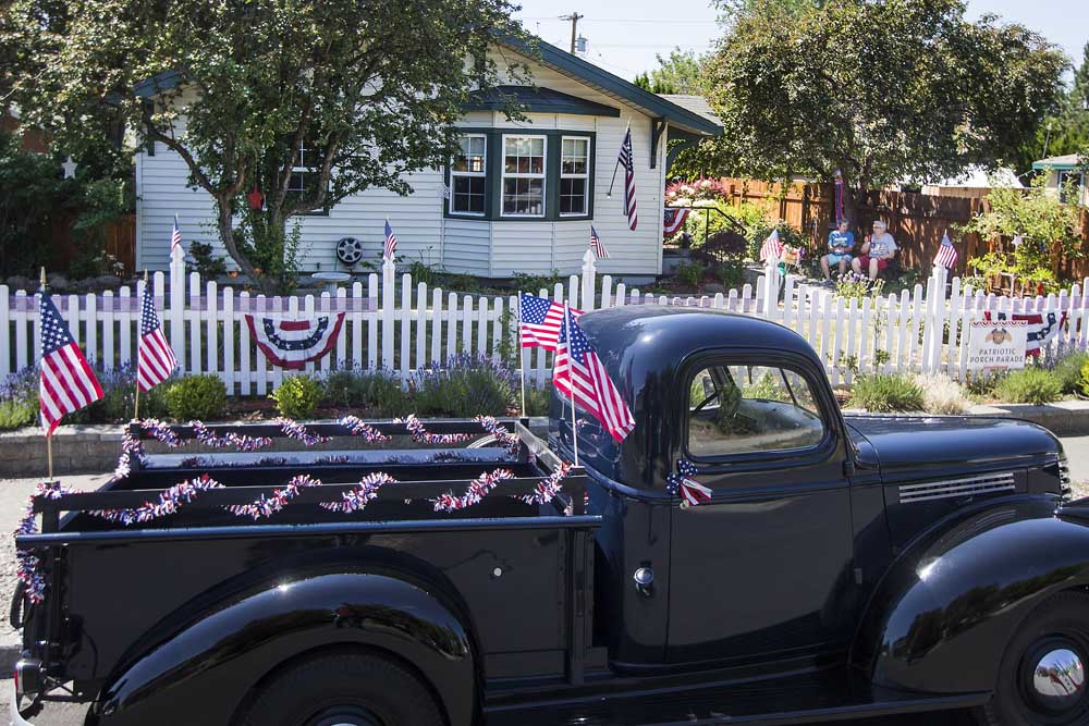 Redmond residents celebrate Fourth of July from their porches | Redmond ...