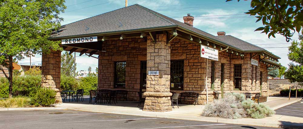 A picture of Redmond history: Workmen and trains arrive in 1912 ...